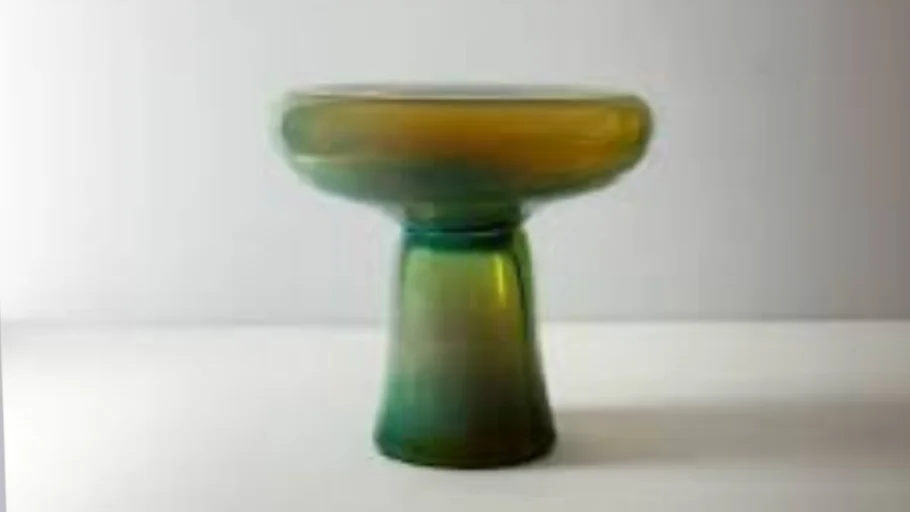 Psilo Table 14 - Tomazicabral - mesa lateral de vidro Nicole Tomazi e ...